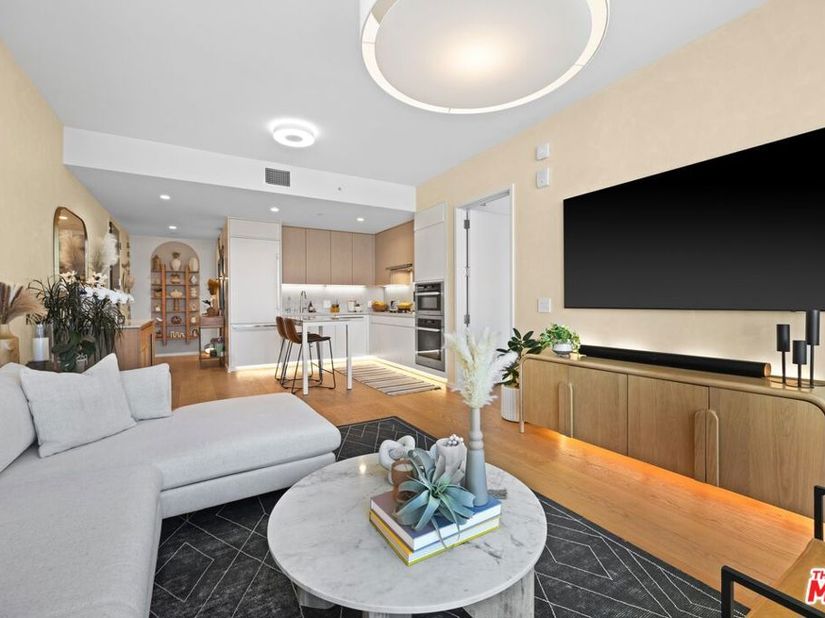 877 Francisco Street 2101, Los Angeles, CA 90017 - For Sale
