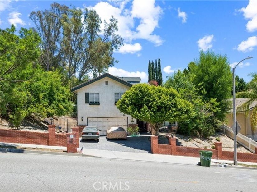11922 Louise Avenue, Granada Hills (los Angeles), CA 91344 - For Sale