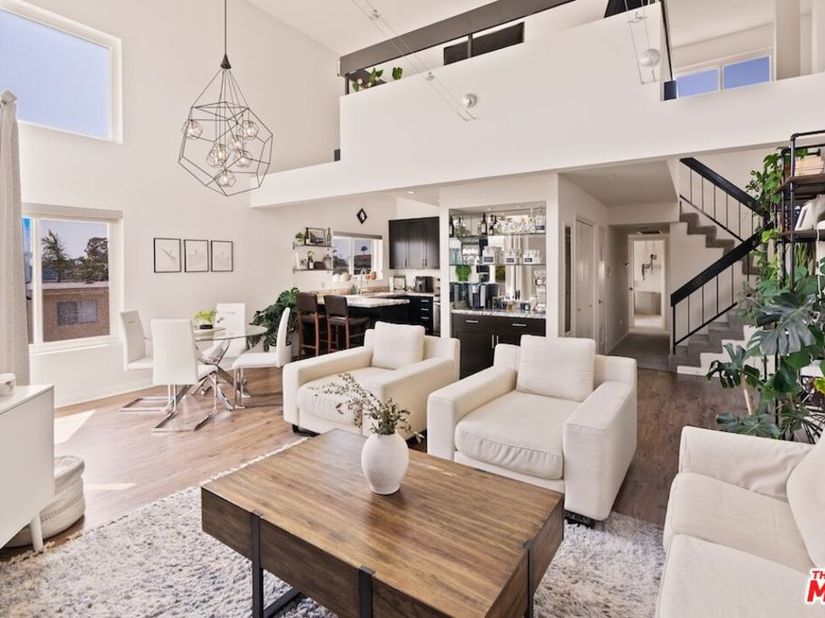 11938 Courtleigh Drive 7, Los Angeles, CA 90066 - For Sale