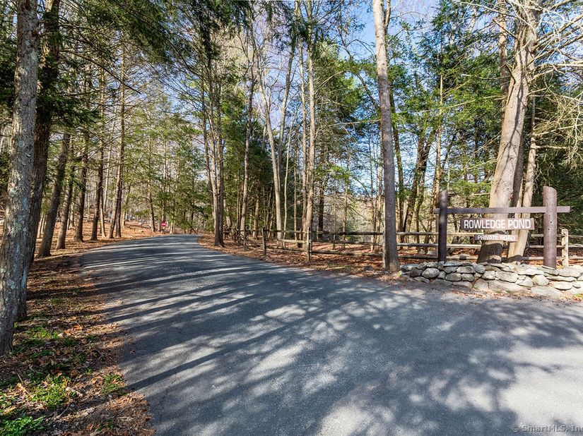 4 Rowledge Pond Road, Newtown, CT 06482 - For Sale