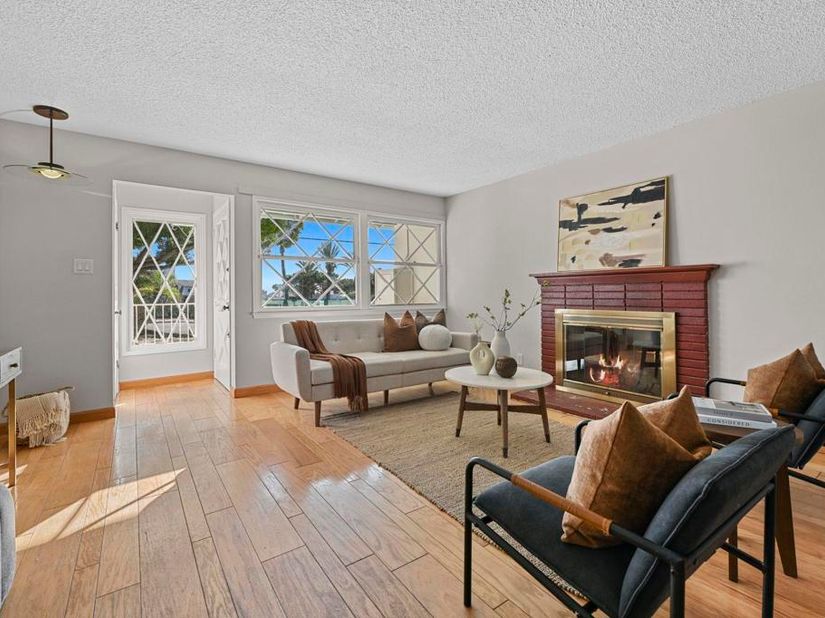 2710 Mesa Drive, Oceanside, CA 92054 - For Sale