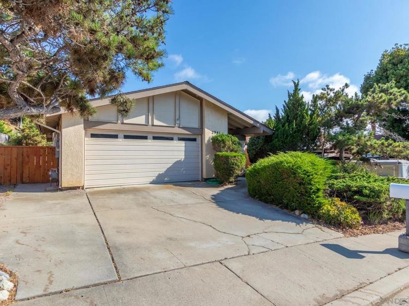 2941 Ariane Dr, San Diego, CA 92117