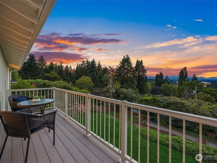11665 NE Sunset Loop, Bainbridge Island, WA 98110 - For Sale