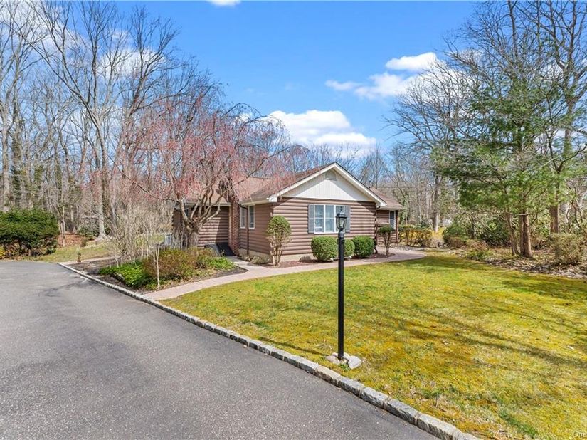 3 Hayward Avenue, Miller Place, NY 11764 - For Sale