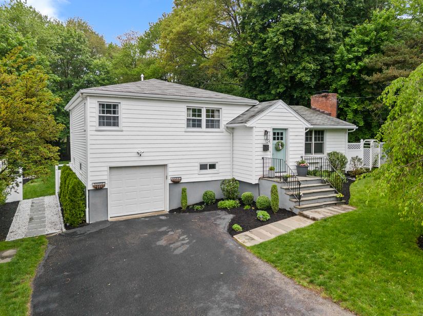 124 Killian Avenue, Trumbull, CT 06611 - For Sale