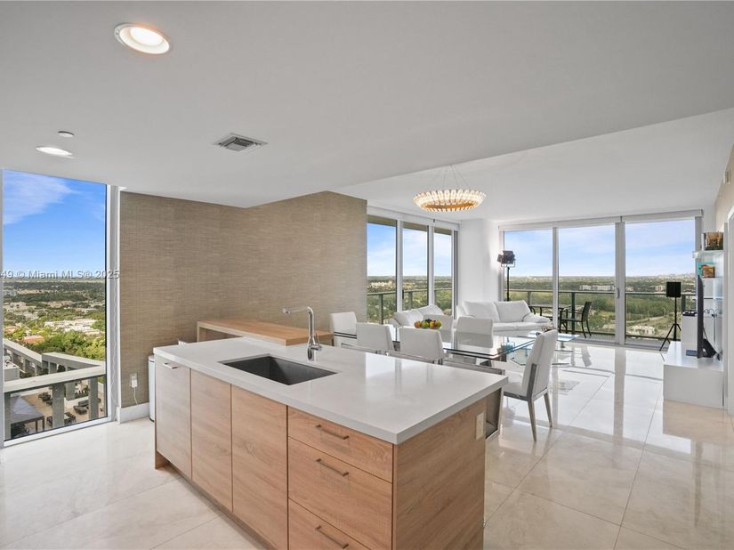16385 Biscayne Blvd 2901 +2 Parking, North Miami Beach, FL 33160 - For Sale
