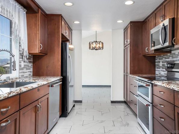 10772 Avenida Roberta, Spring Valley, CA 91978 - For Sale