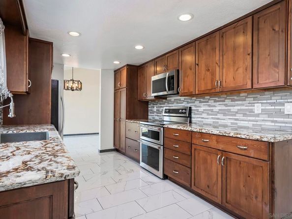 10772 Avenida Roberta, Spring Valley, CA 91978 - For Sale