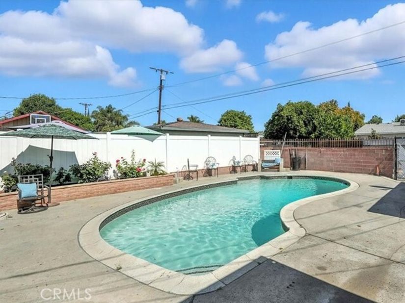 20319 Vanowen Street, Winnetka (los Angeles), CA 91306 - For Sale