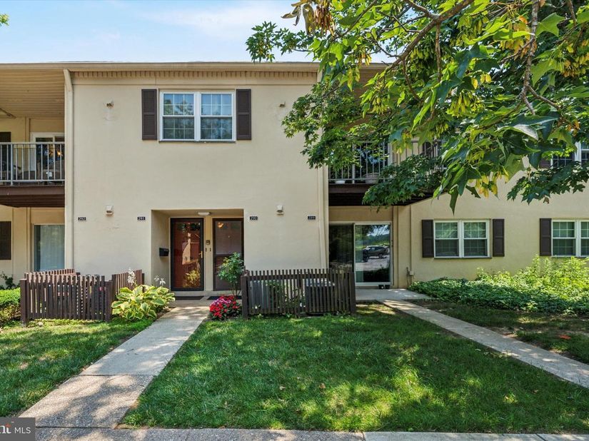 290 Old Forge Crossing 290, Devon, PA 19333