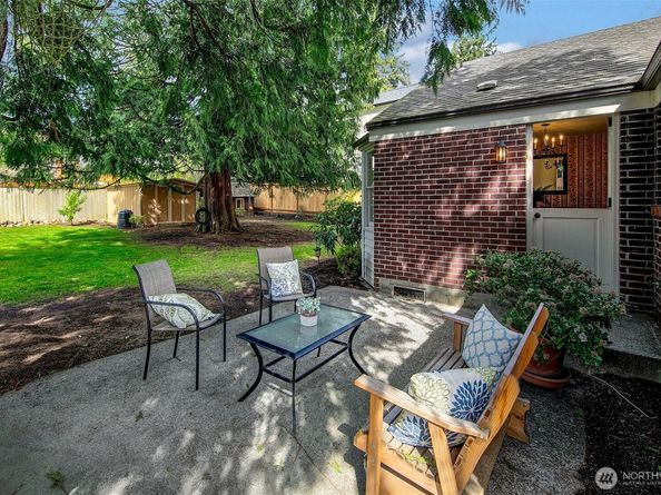 12051 3rd Avenue NE, Seattle, WA 98125 - For Sale