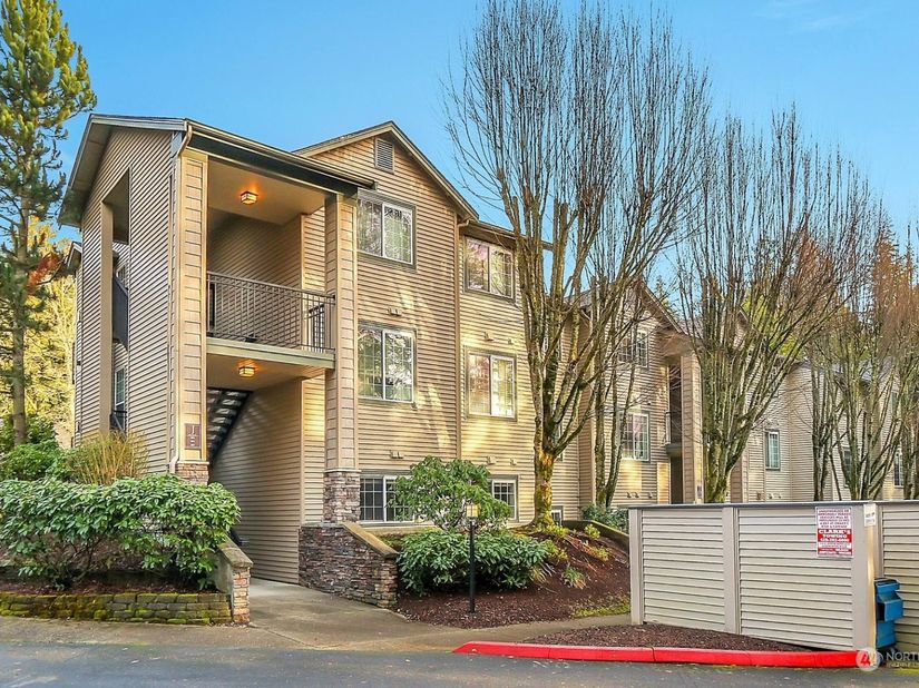 25025 SE Klahanie Boulevard J101, Sammamish, WA 98029 - For Sale