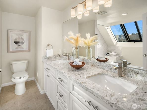 3030 80th Avenue SE 306, Mercer Island, WA 98040 - For Sale