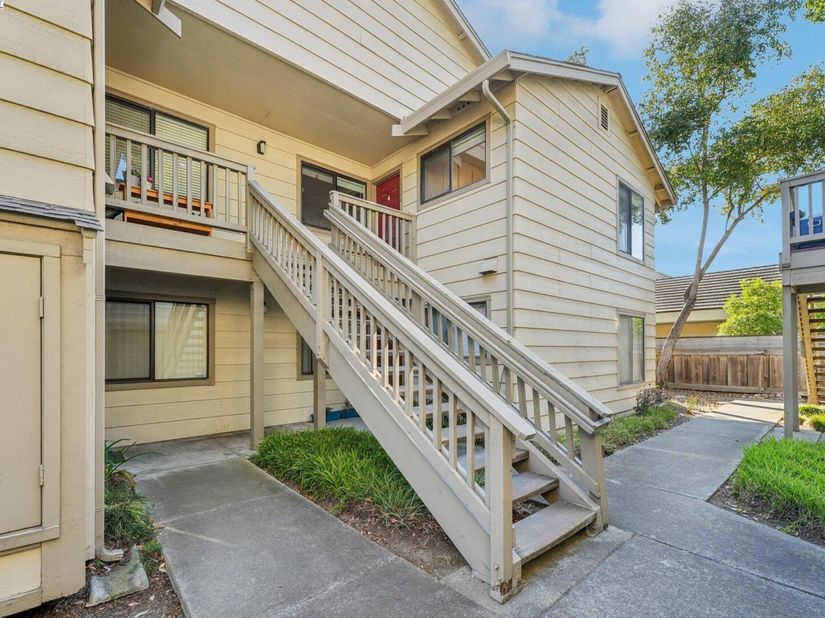 1006 Chelsea, Hercules, CA 94547 - For Sale