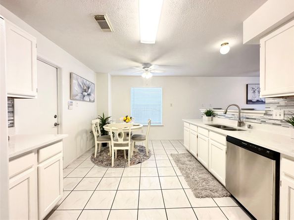 8223 Golf Green Circle, Houston, TX 77036 - For Sale