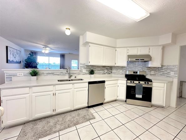 8223 Golf Green Circle, Houston, TX 77036 - For Sale