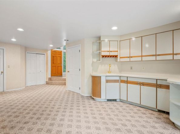 243 Robert Drive, New Rochelle, NY 10804 - For Sale