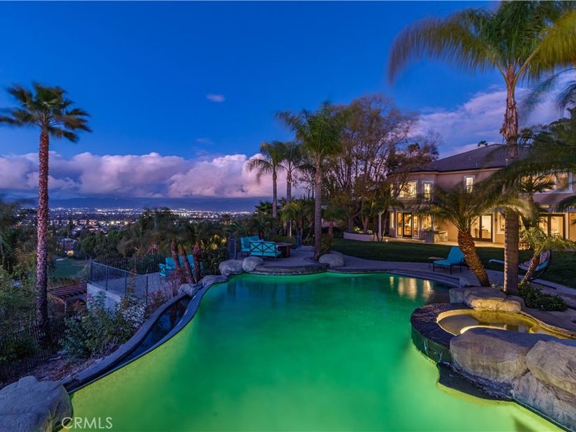 18323 Rancho Street, Tarzana, CA 91356