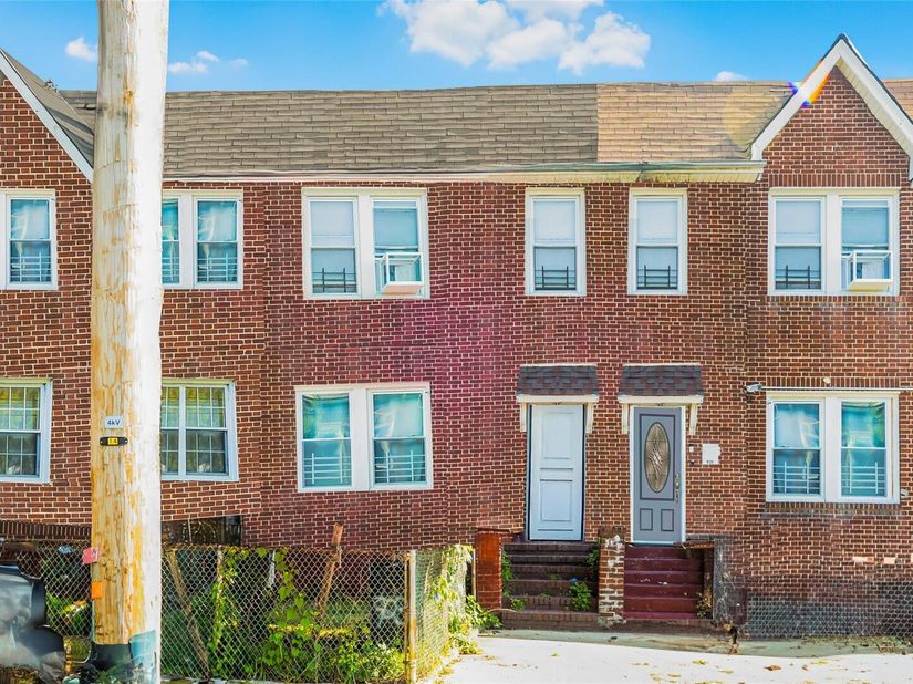 923 E 219th Street, Bronx, NY 10469 - For Sale