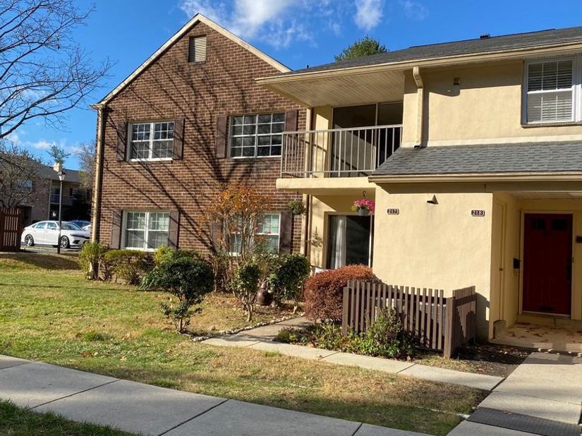 218 Old Forge Crossing, Devon, PA 19333 - For Sale