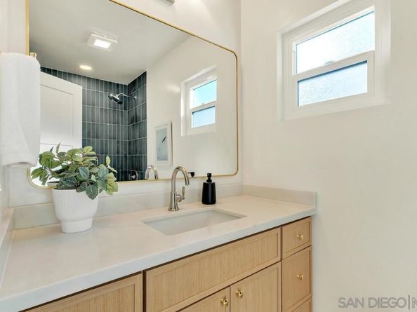 2275 Emerald St, San Diego, CA 92109 - For Sale