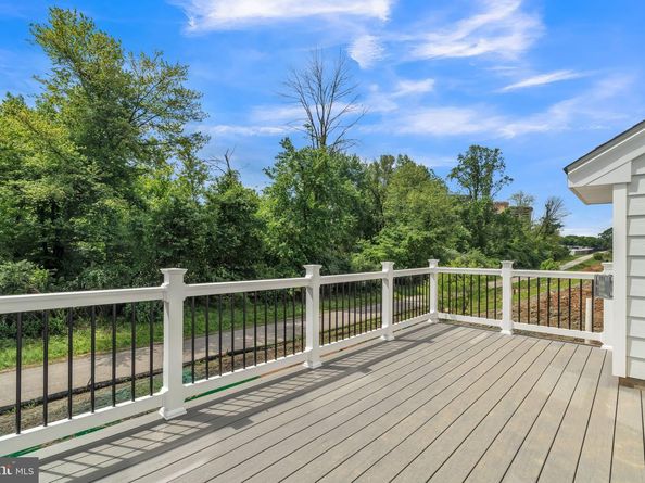 105 River Trail Circle MOVEIN READY, King Of Prussia, PA 19406 - For Sale