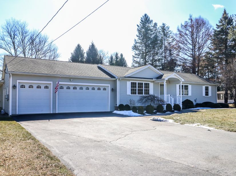 9 MacArthur Road, Trumbull, CT 06611 - For Sale
