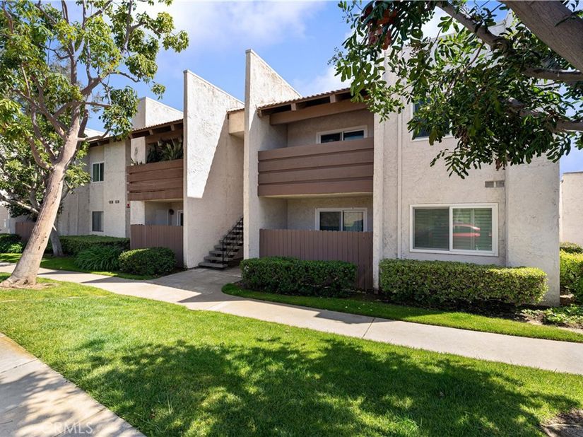 17522 Vandenberg Lane 3, Tustin, CA 92780 - For Sale