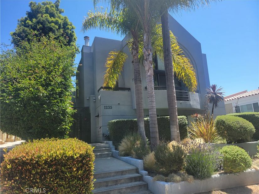 1235 Yale, Santa Monica, CA 90404 - For Sale