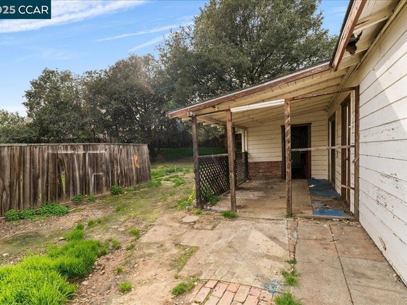 22 Alan Way, Martinez, CA 94553