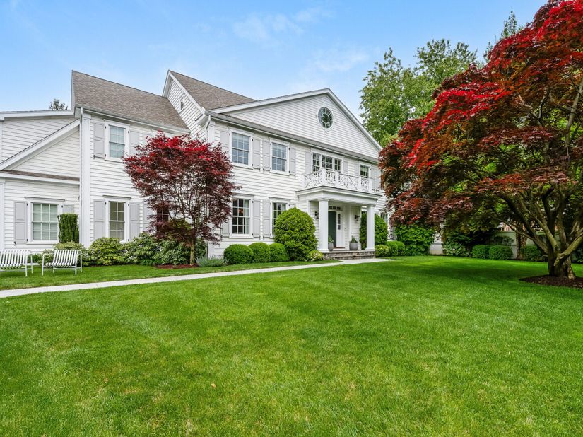 4 Echo Drive, Darien, CT 06820 - For Sale