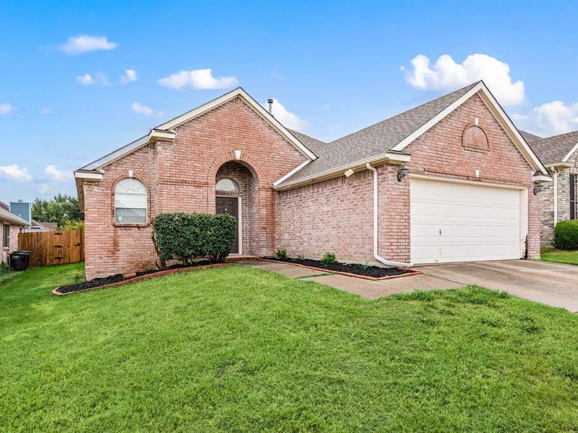 4932 Dougal Avenue , Fort Worth, Texas 76137 - For Sale