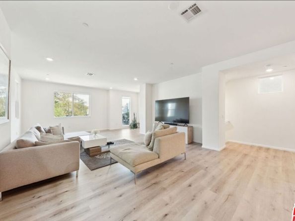 605 Daniel Freeman Circle, Inglewood, CA 90301 - For Sale