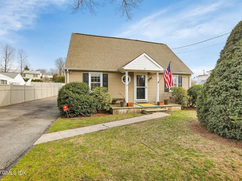13 Riverside Lane, Riverside, CT 06878 - For Sale