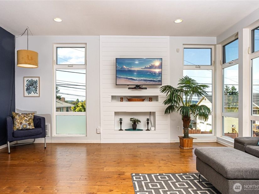 5001 S Fletcher Street, Seattle, WA 98118 - For Sale