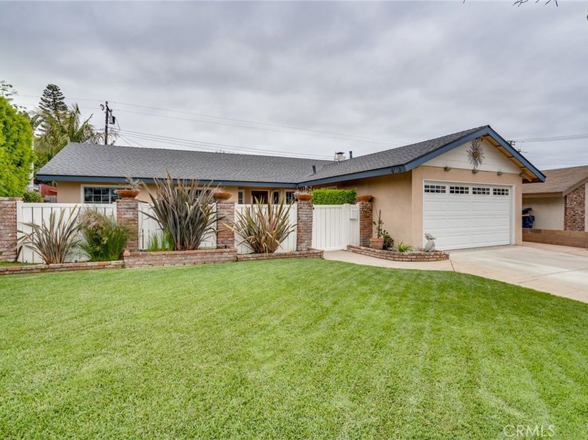 6532 Corrine Circle, Huntington Beach, CA 92647