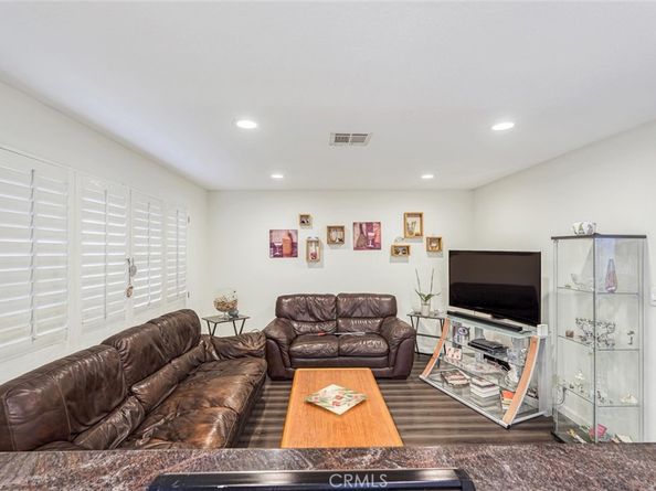 18730 Hatteras Street 44, Tarzana, CA 91356 - For Sale