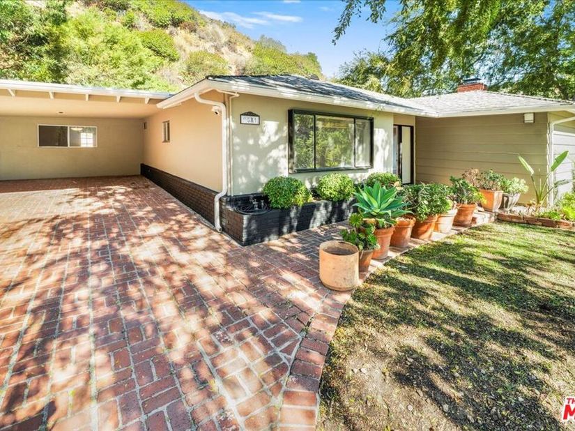 9581 Stuart Lane, Beverly Hills, CA 90210 - For Sale