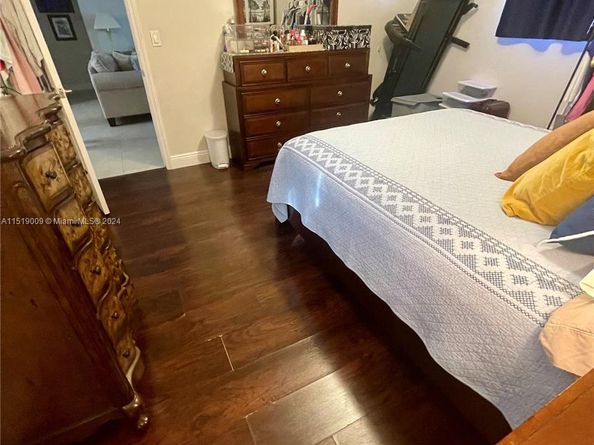 820 N 72nd Way, Hollywood, FL 33024 - For Sale